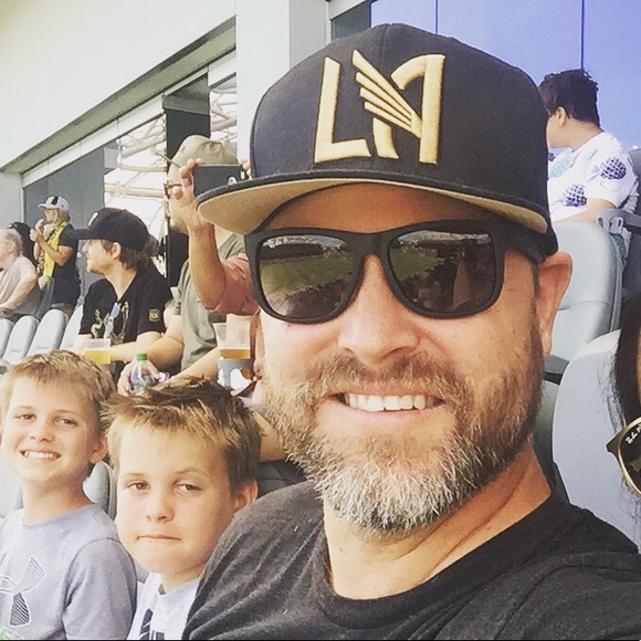 Shane's Closet (@shanersclothes) | Poshmark